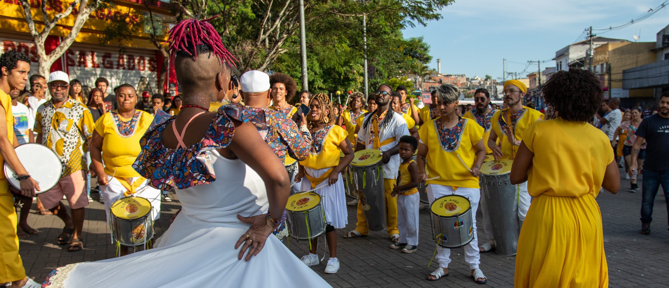 Dança da Realeza - dança dos blocos afro com Bloco Afro é Di Santo - MAM